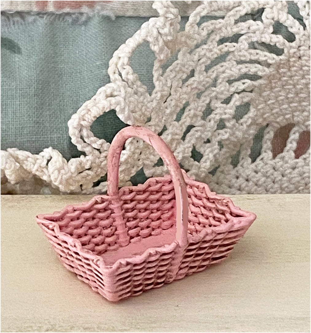 1" (1:12) Rectangle Easter Basket - Large | Robin Betterley's Miniatures
